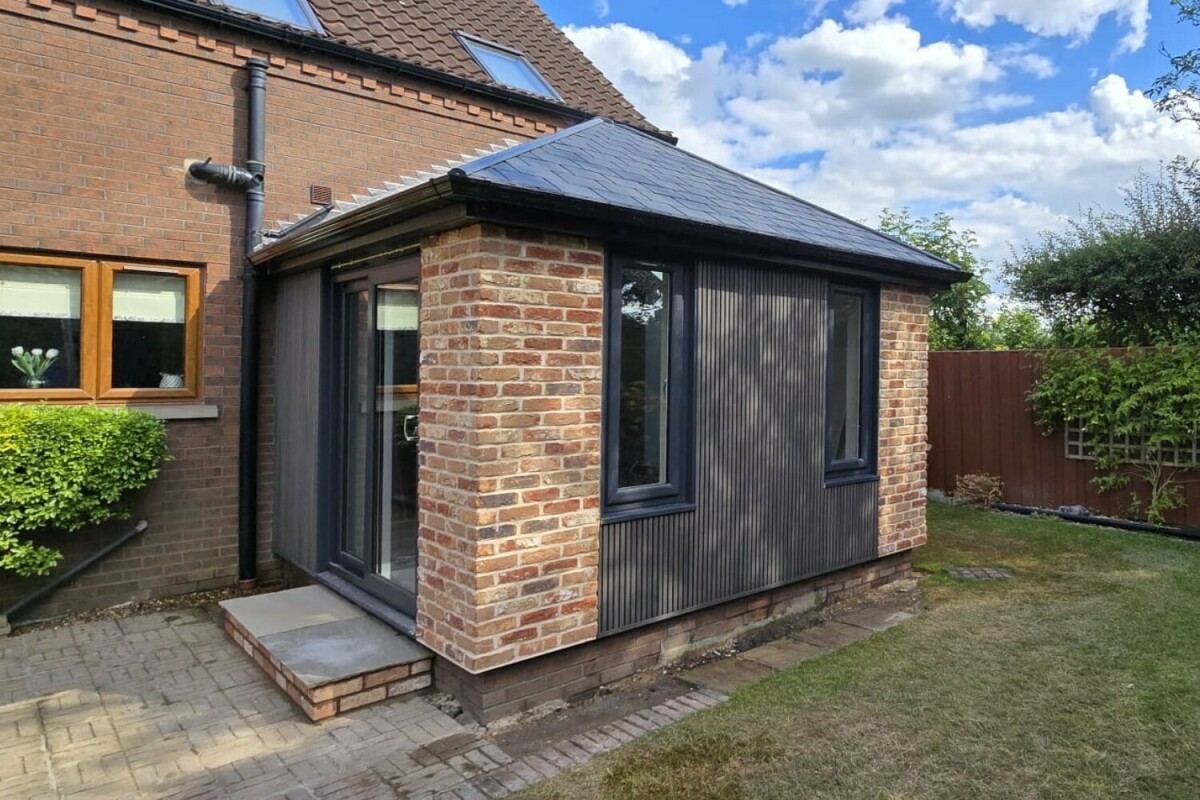 hup! Brick Slip Rails | Ultraframe Trade